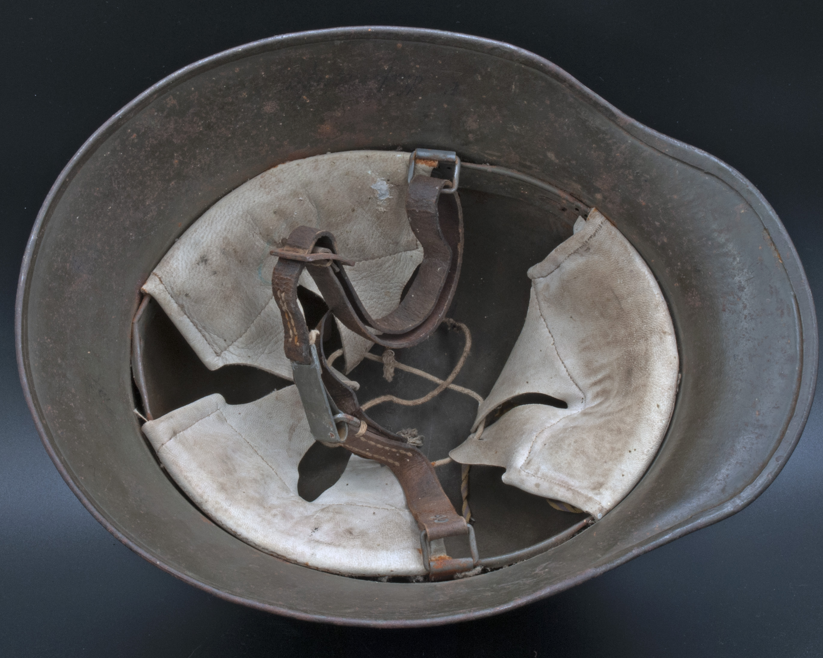 German M18* – Steel Helmets of the World Wars