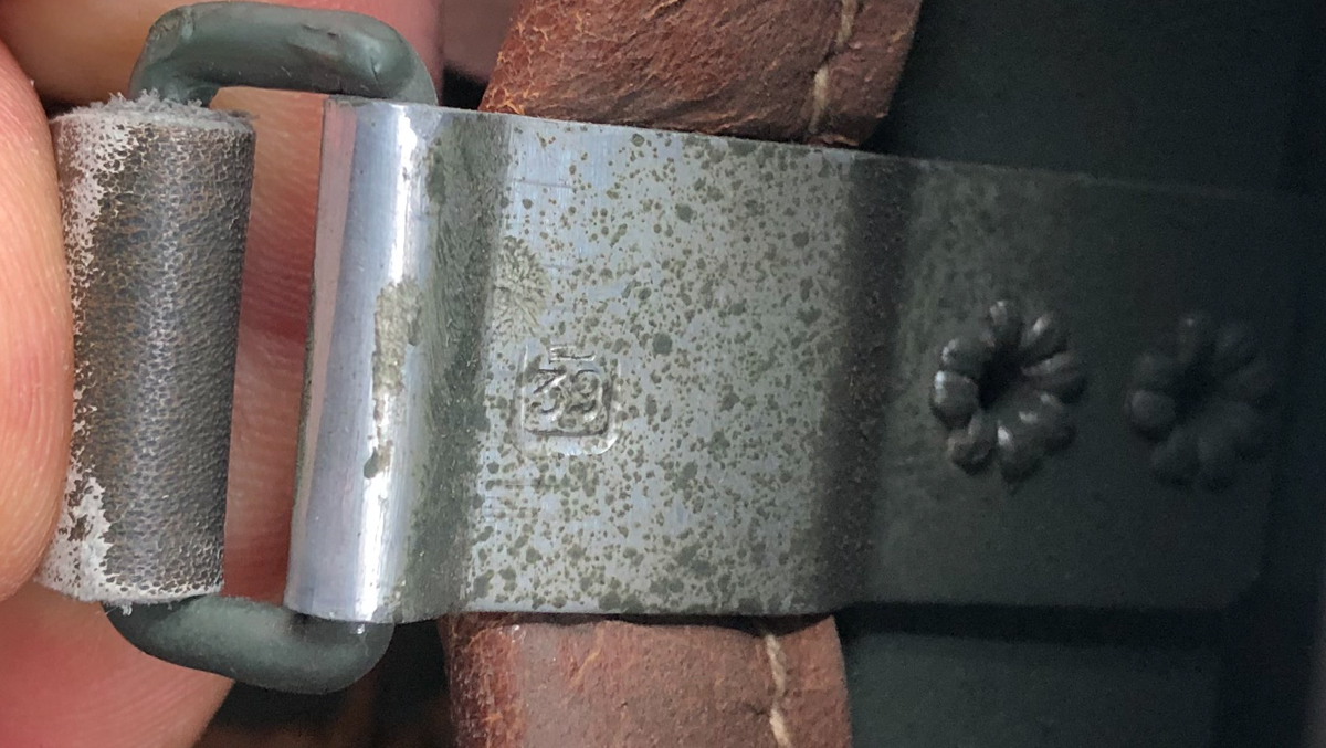 Italian M33* – Steel Helmets of the World Wars