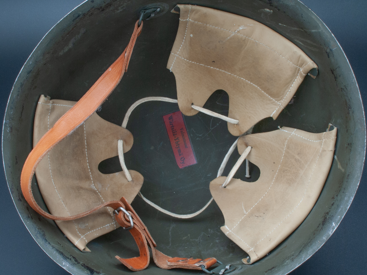 Finnish M40* – Steel Helmets of the World Wars