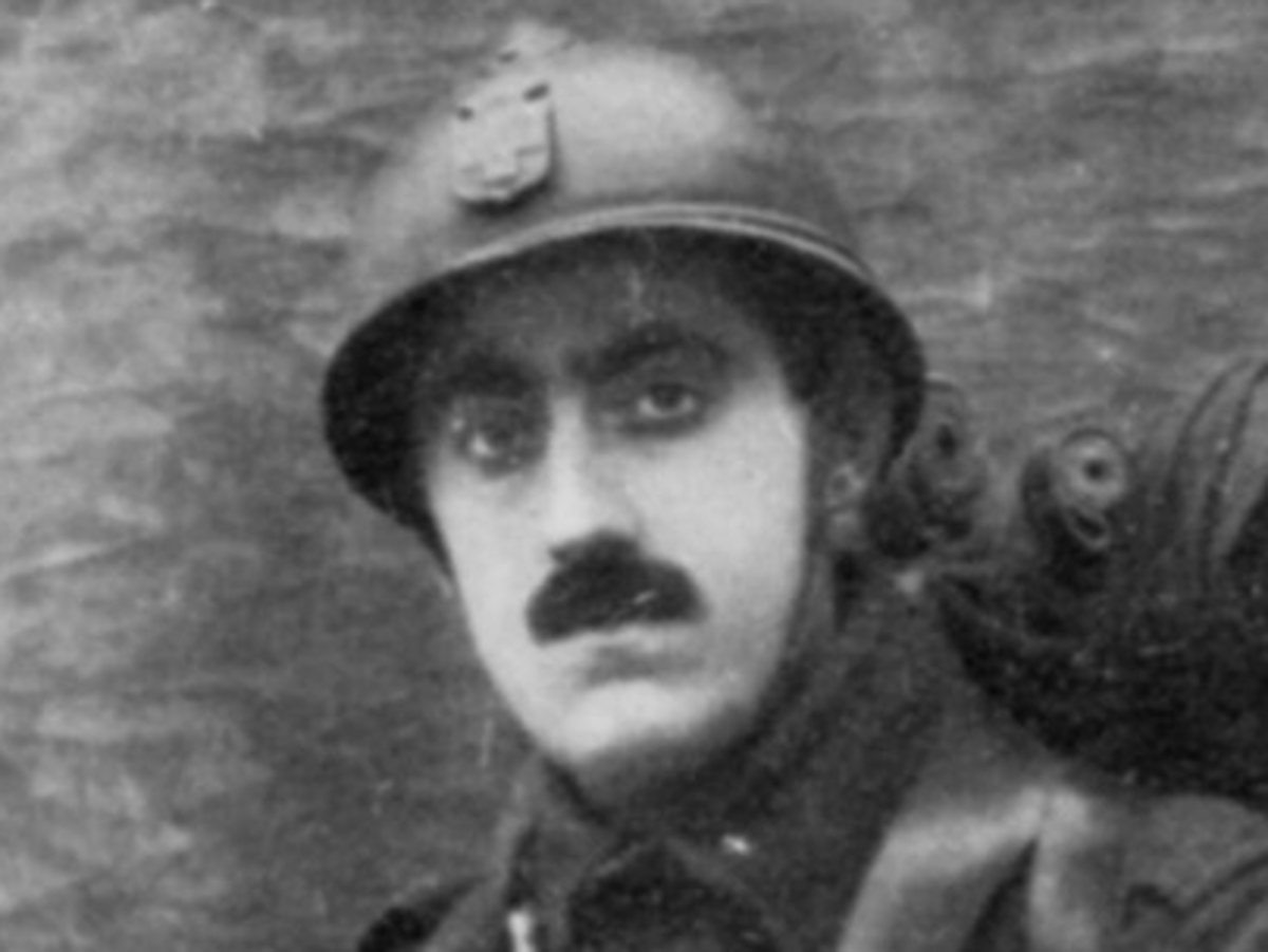 Greek M15/18* – Steel Helmets of the World Wars