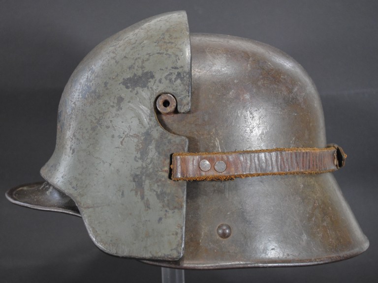 Stirnpanzer* – Steel Helmets of the World Wars